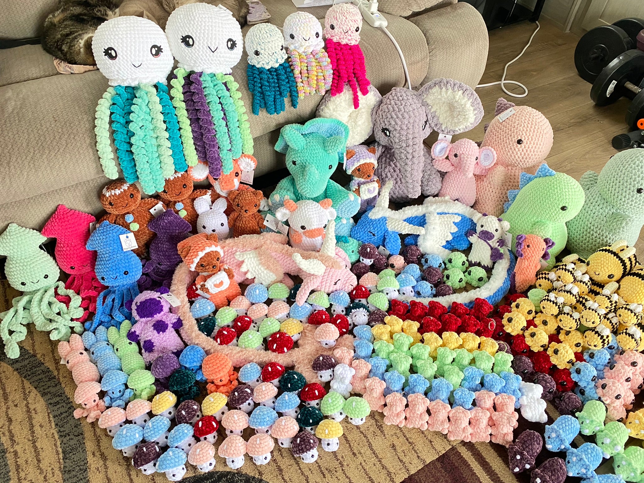 Reigning Charmz - Crochet Patterns & Plushies
