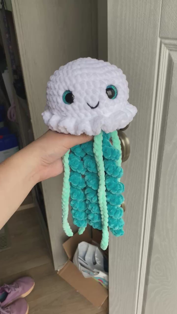 Reigning Charmz - Crochet Patterns & Plushies
